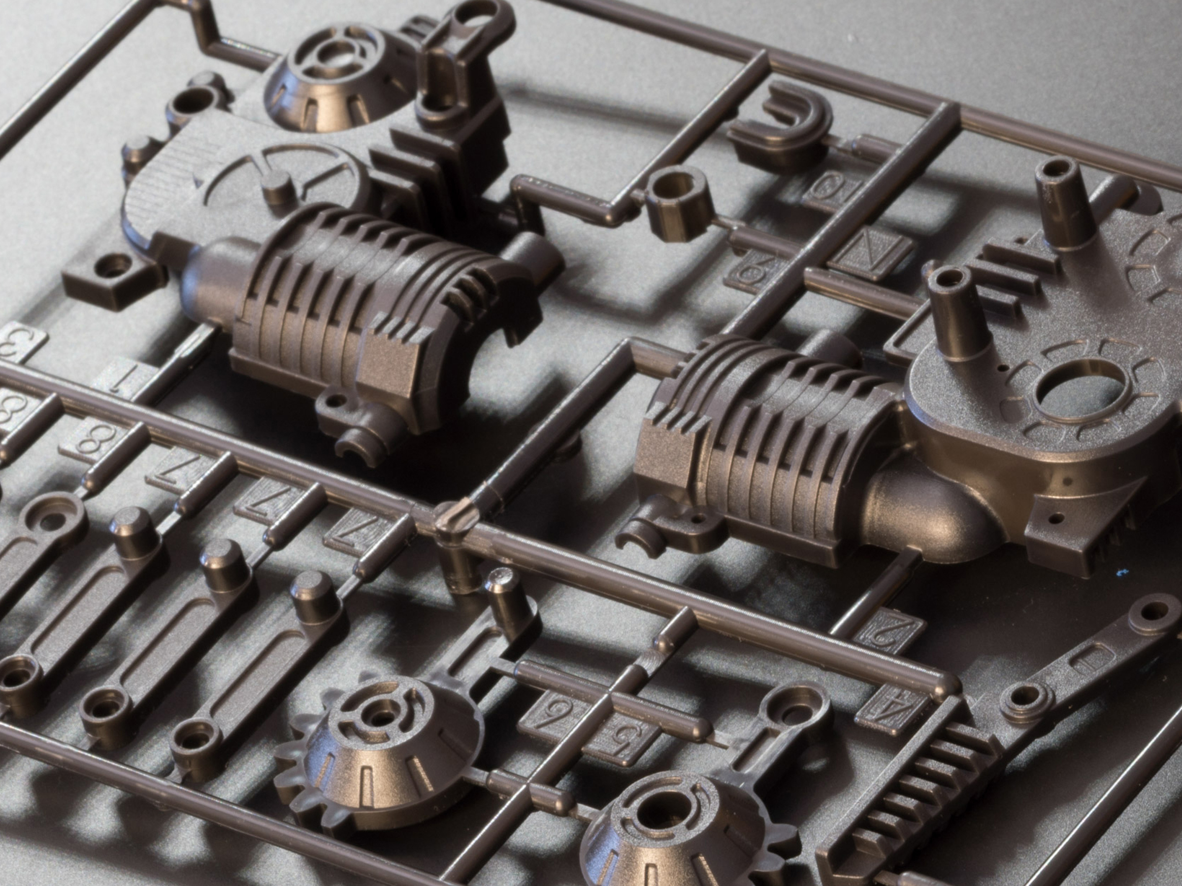 EJOT® PT® 与 Delta PT® 螺钉应用于塑料 - PEM®亚洲